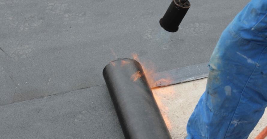 How to Seal a Flat Roof: Step-by-Step Guide From Pro