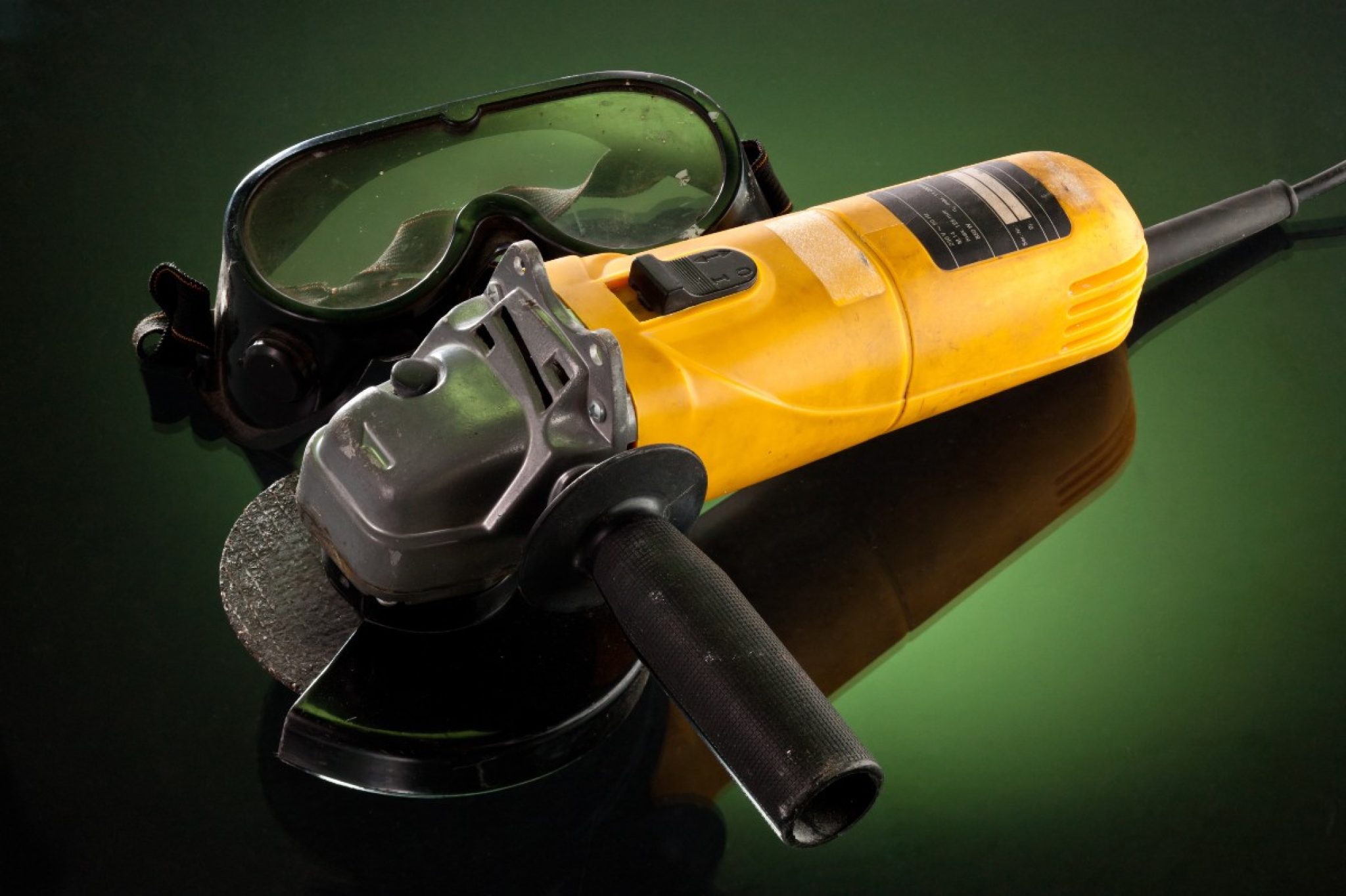 5 Best Angle Grinder Wheels for Rust Removal in 2025: Detailed Reviews